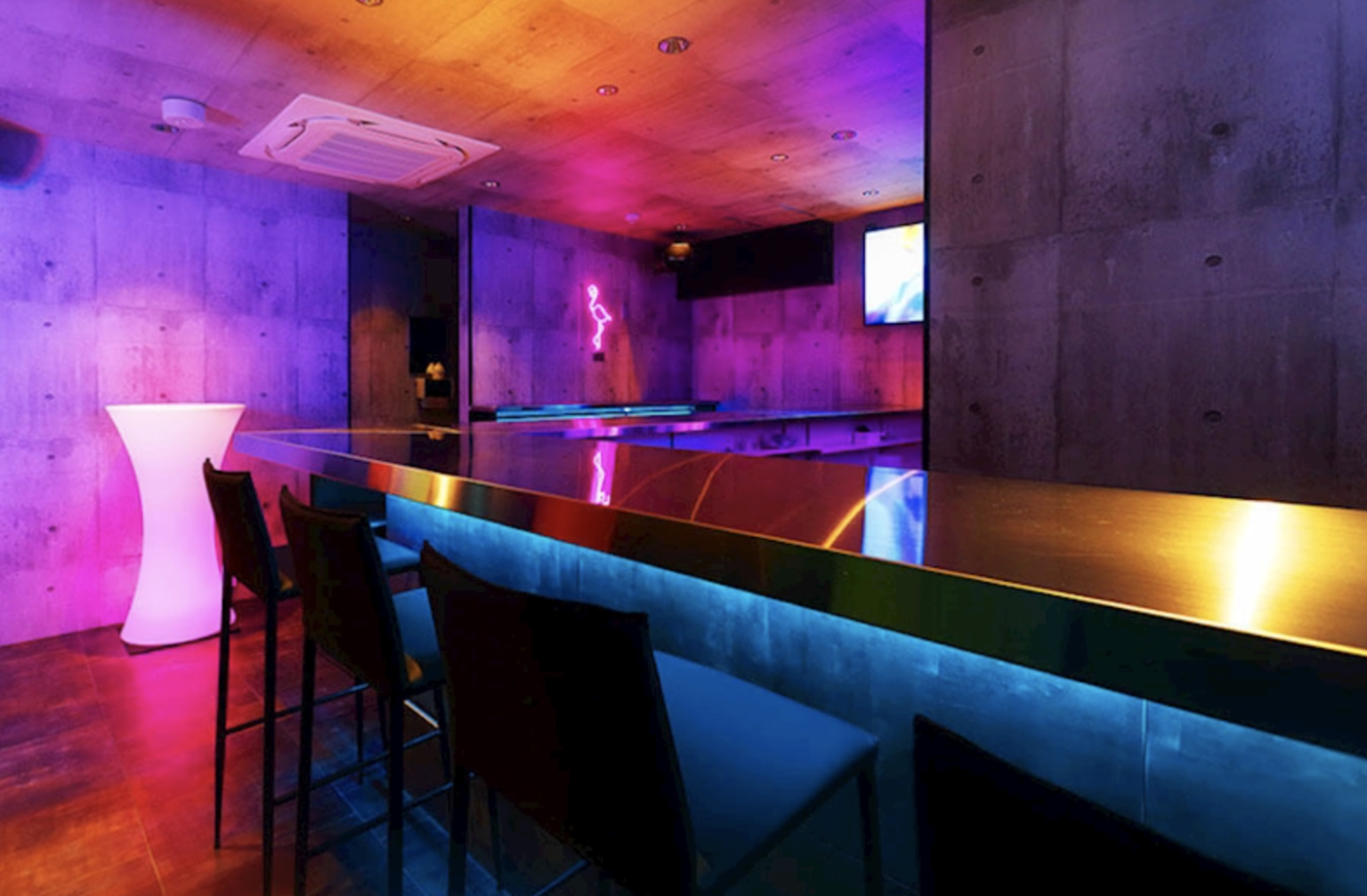 福岡「博多駅」に近いキャバクラ10選！